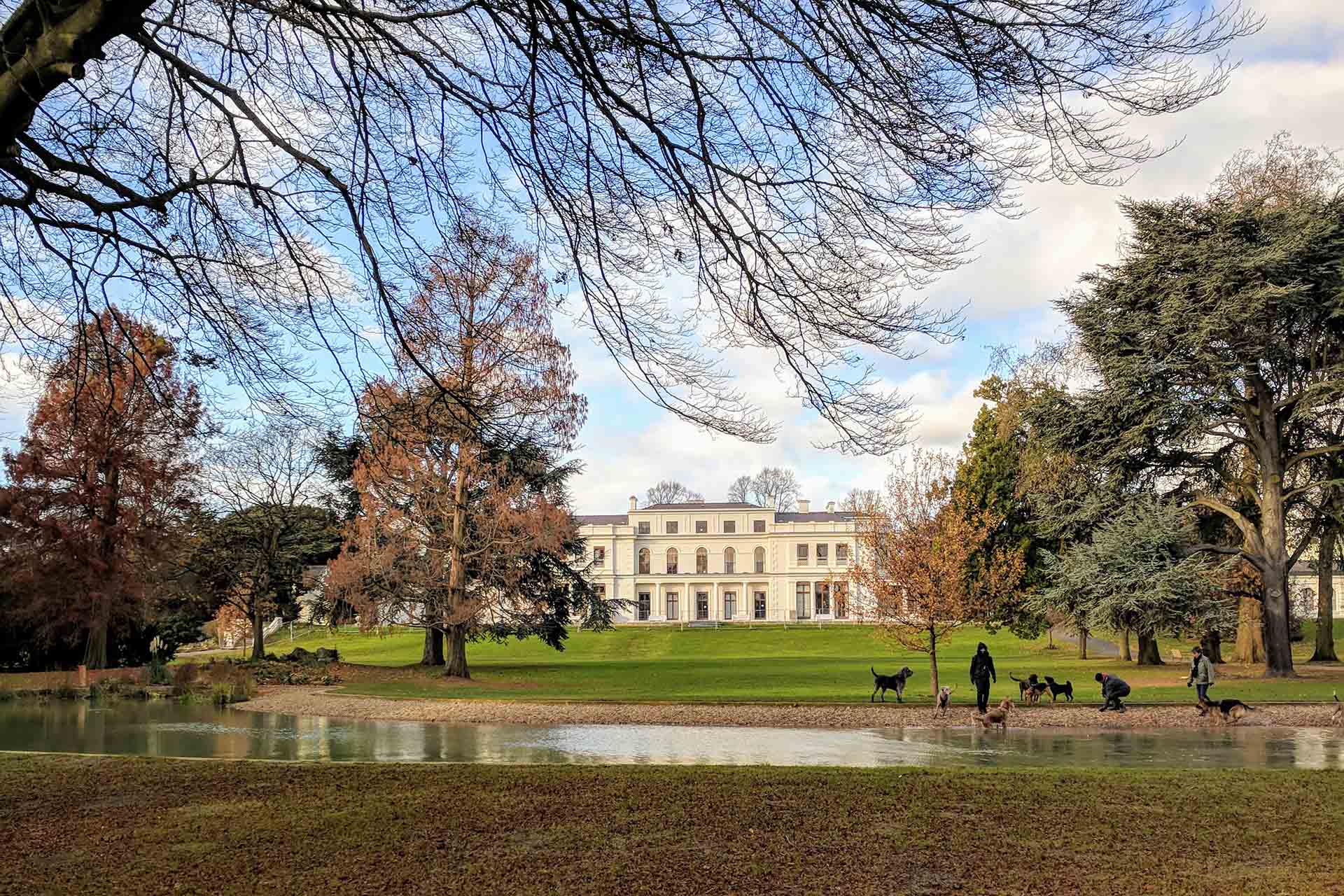 Volunteer in Gunnersbury Park & Museum - Do Something Good